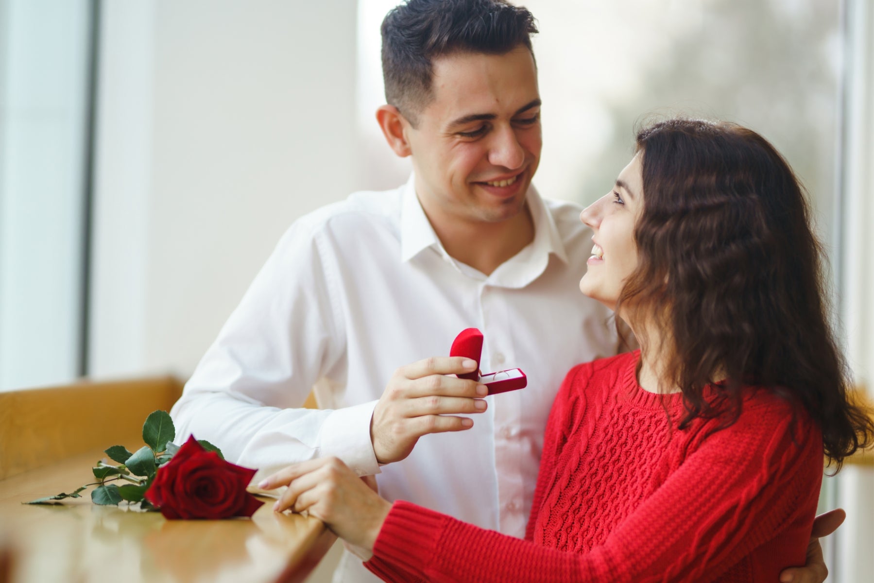 The Best Valentine’s Day Jewelry Gifts from Scott Bonomo Diamond Setti ...
