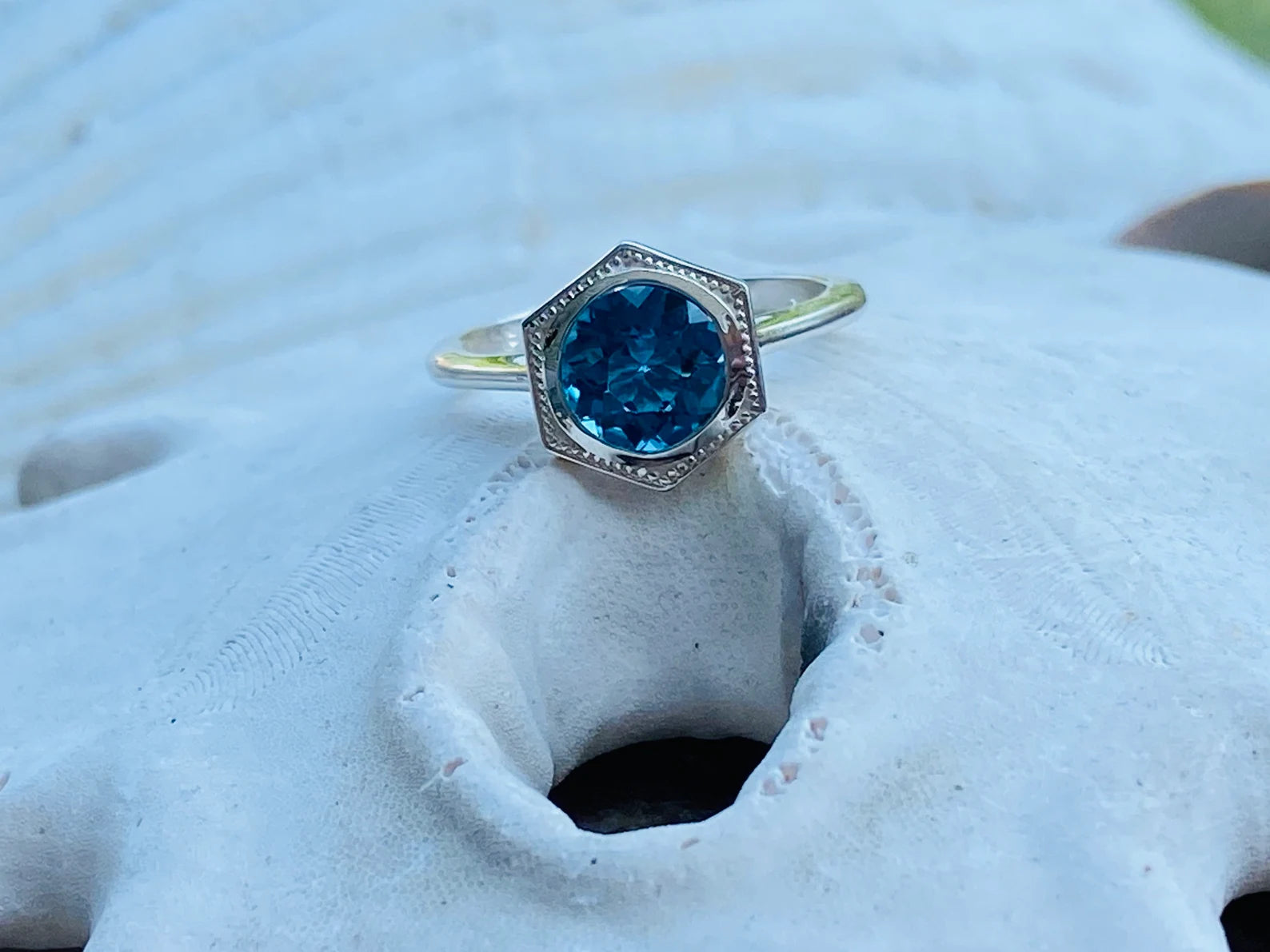 The Charm of Antique-Inspired Jewelry Designs – Scott Bonomo Diamond ...